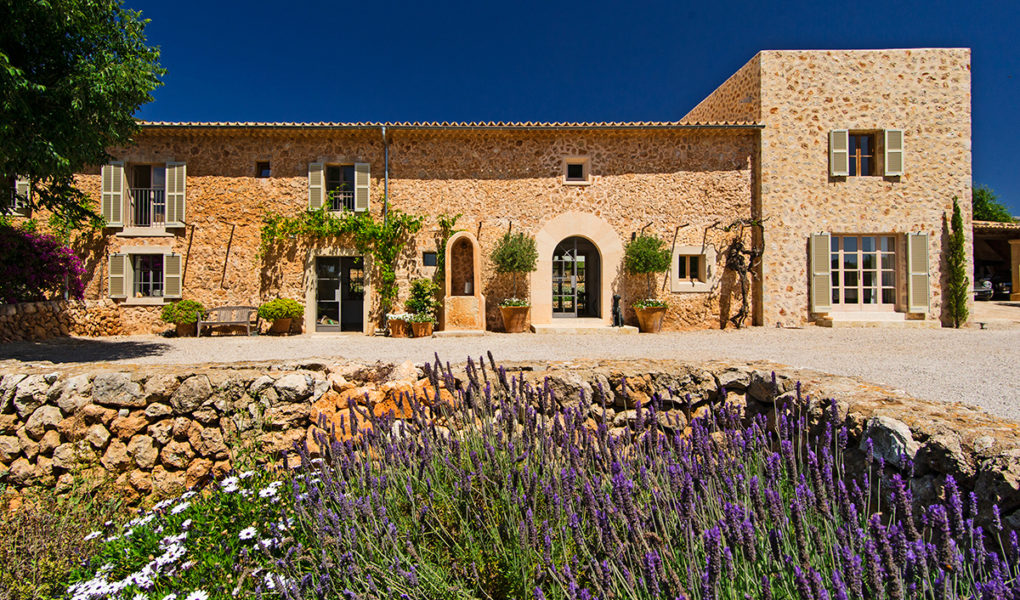 A contemporary finca in Alaró - Living in Mallorca