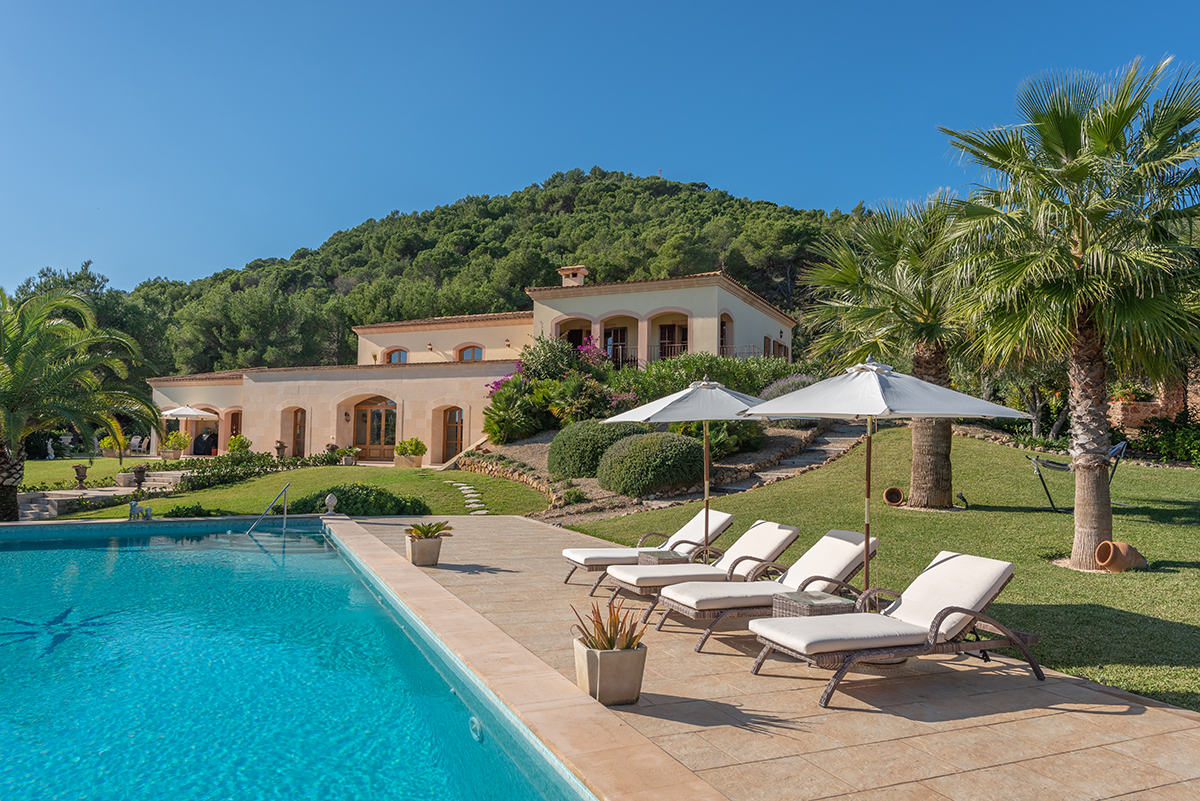 Dreamy country finca for sale with sea views near Artà - Living in Mallorca