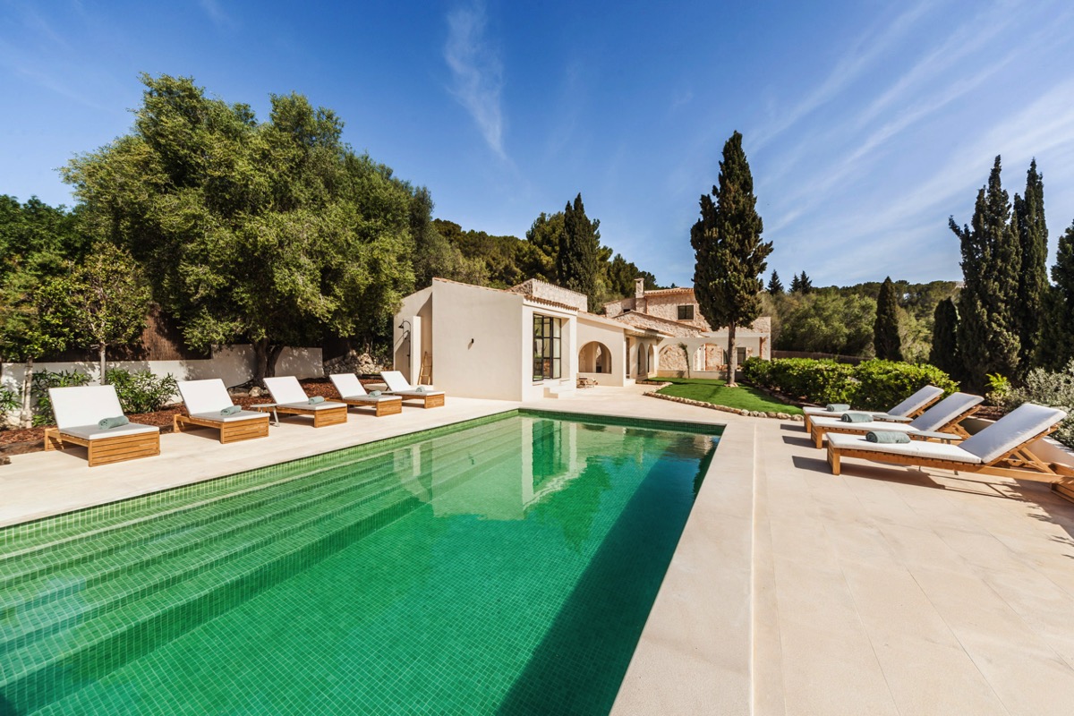 Modern Finca with Spectacular Views in S'Arracó, Andratx - Living in ...