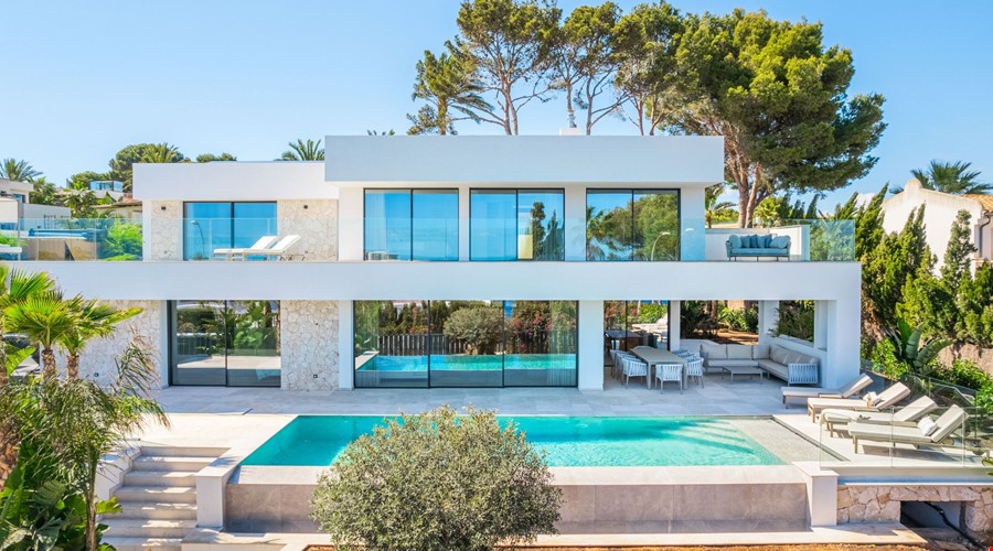 High-End Villa with Sea Views in Sol de Mallorca - Living in Mallorca