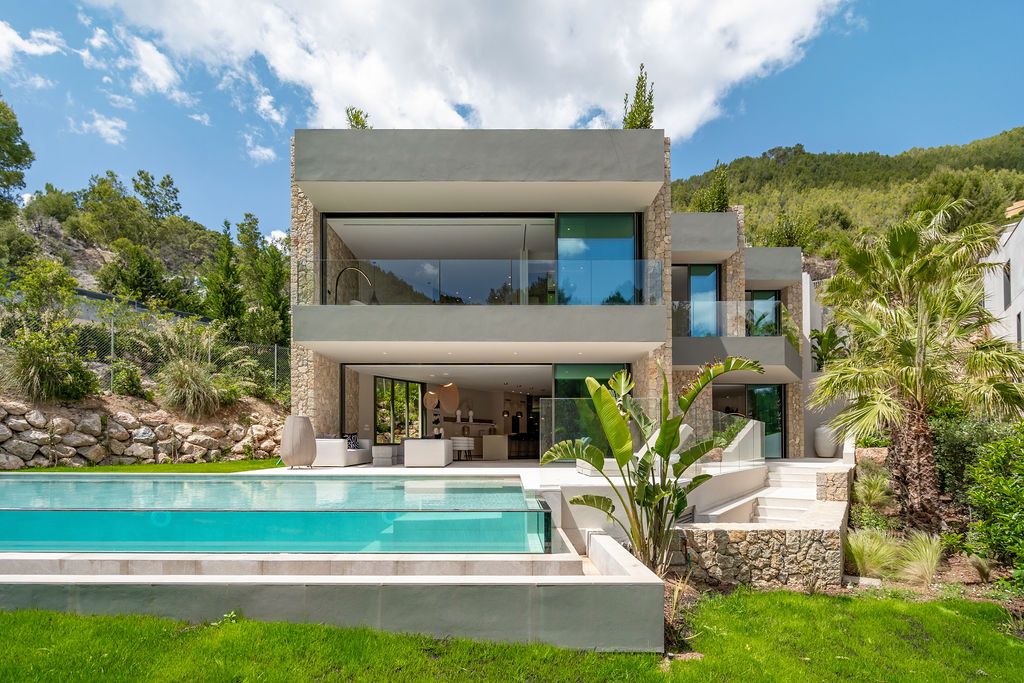 South-Facing Villa with Infinity Pool in Son Vida - 4.950.000 ...