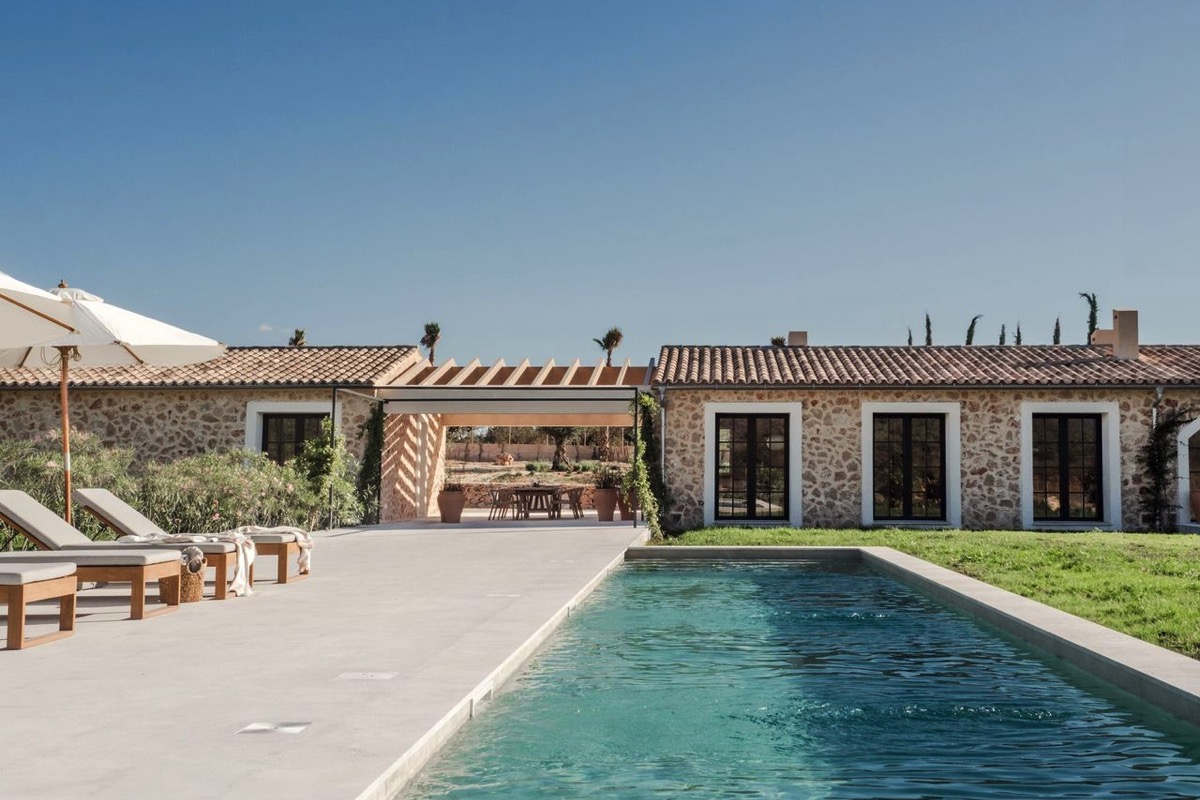 Beautiful Finca with 15-meter-long pool close to Santa Maria del Camí ...