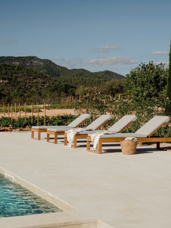 Beautiful Finca with 15-meter-long pool close to Santa Maria del Camí ...
