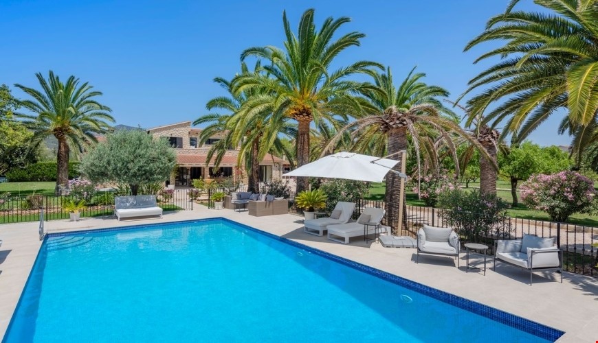 Renovated country finca with guesthouses, pool and mountain views for ...