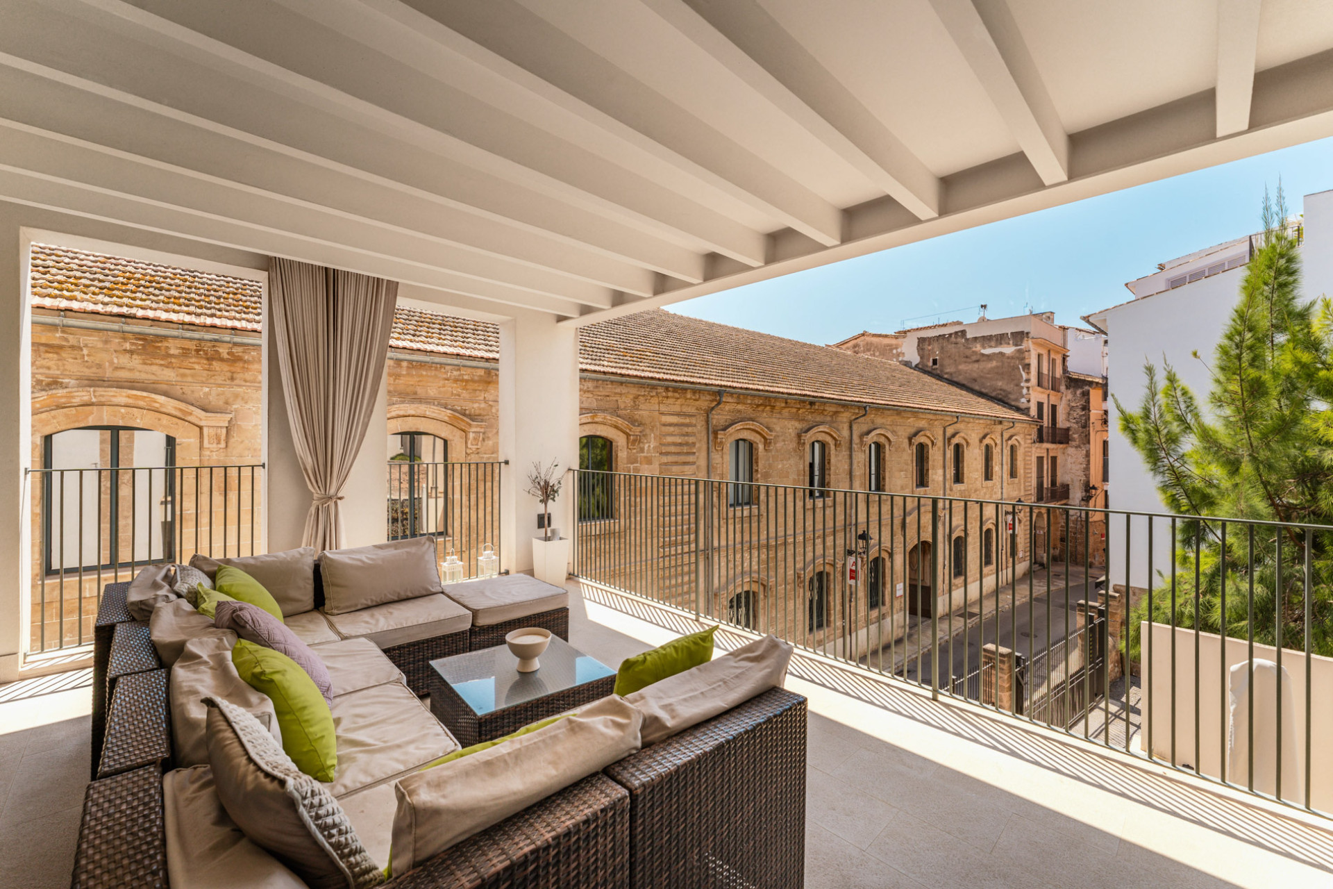 Historic-Inspired Apartment with Private Terrace and Garage in Palma ...